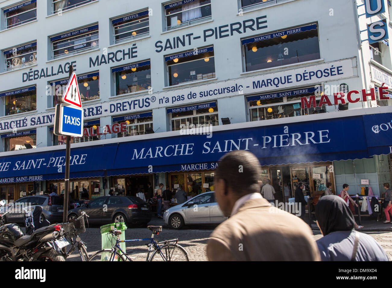 SAINT-PIERRE DREYFUS FABRIC MARKET, RUE LIVINGSTONE, BUTTE MONTMARTRE ...