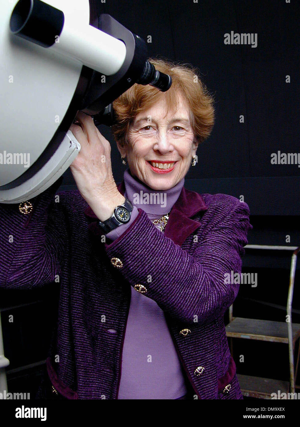 Astronomy books hi-res stock photography and images - Alamy