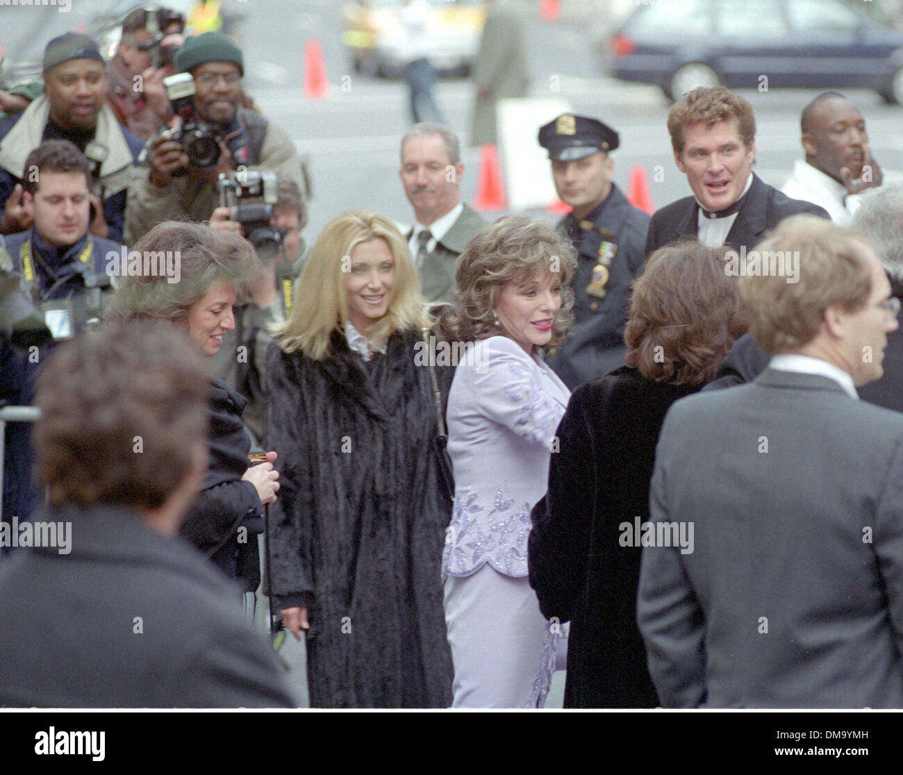 Mar. 16, 2002 - New York, NY, USA - 3/16/02 New York Joan Collins ...