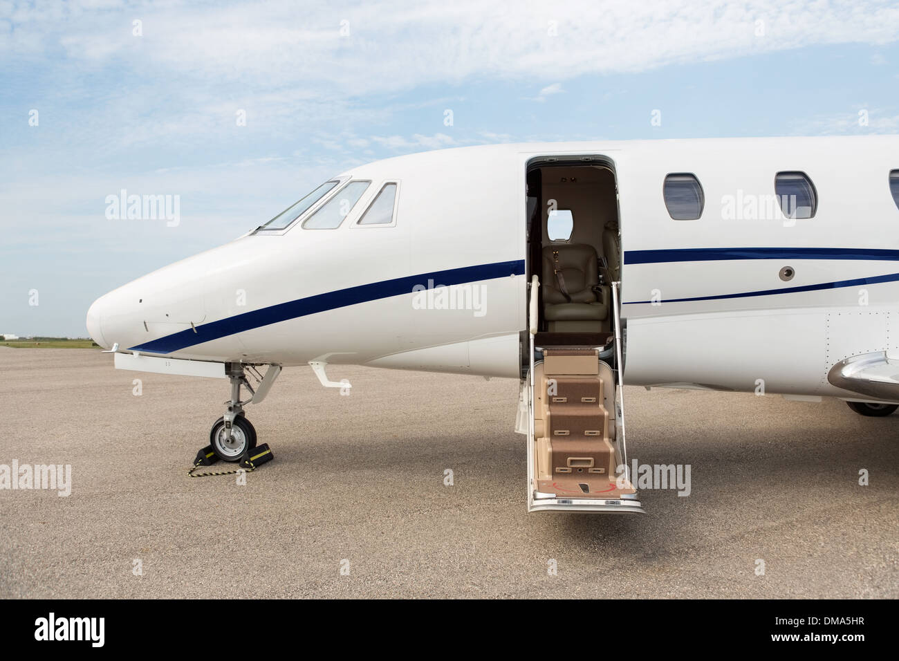 Jet entrance door hi-res stock photography and images - Alamy