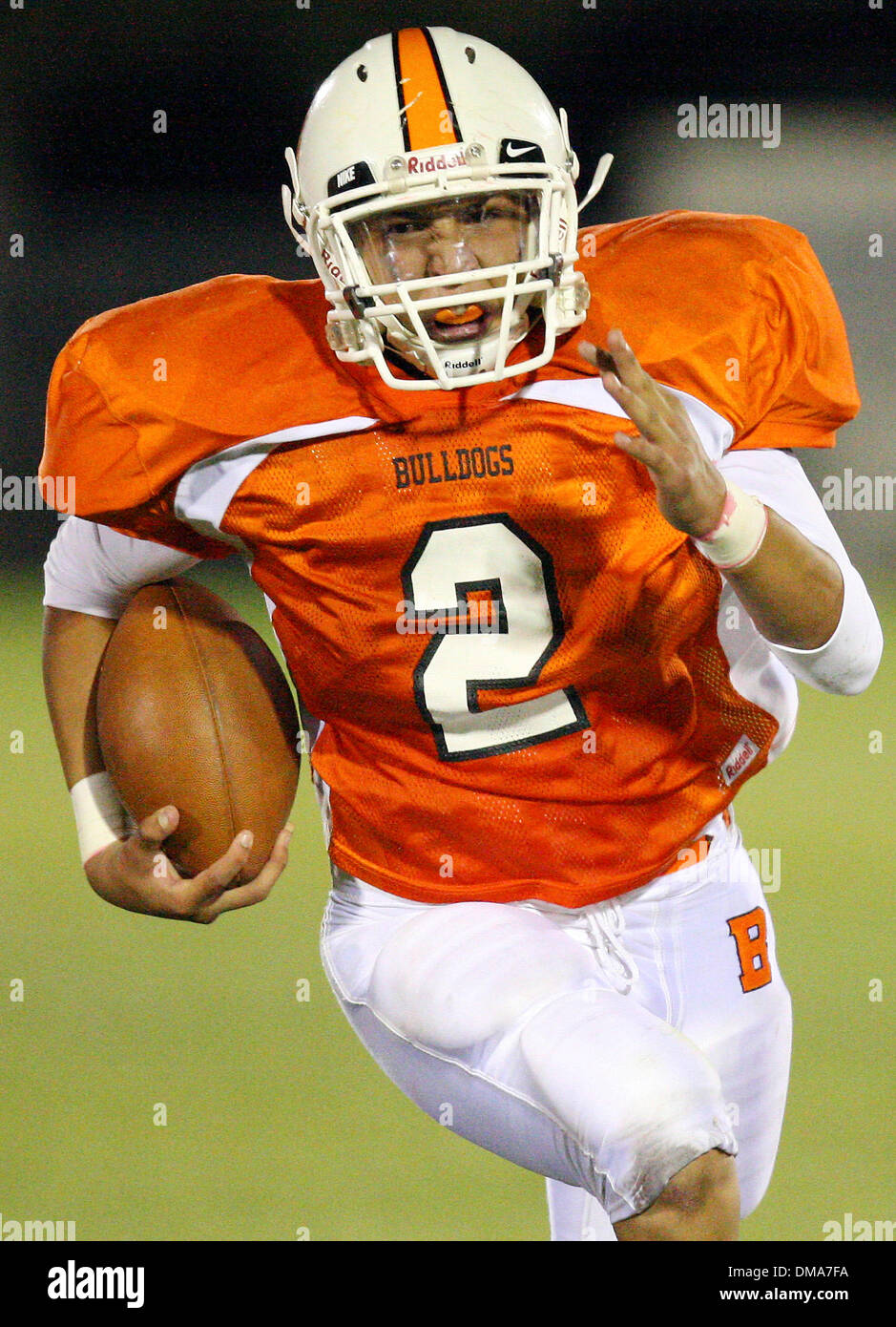 FOR SPORTS - Burbank's Julian Garcia heads up field against Southside ...