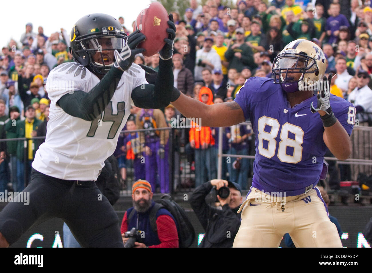 Andrew lewis seattle hi-res stock photography and images - Alamy