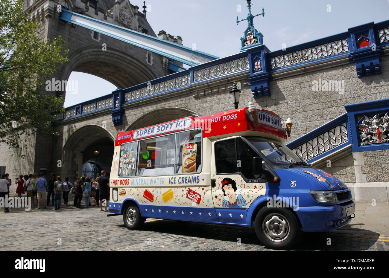 Tower bridge ice cream van hi-res stock photography and images - Alamy