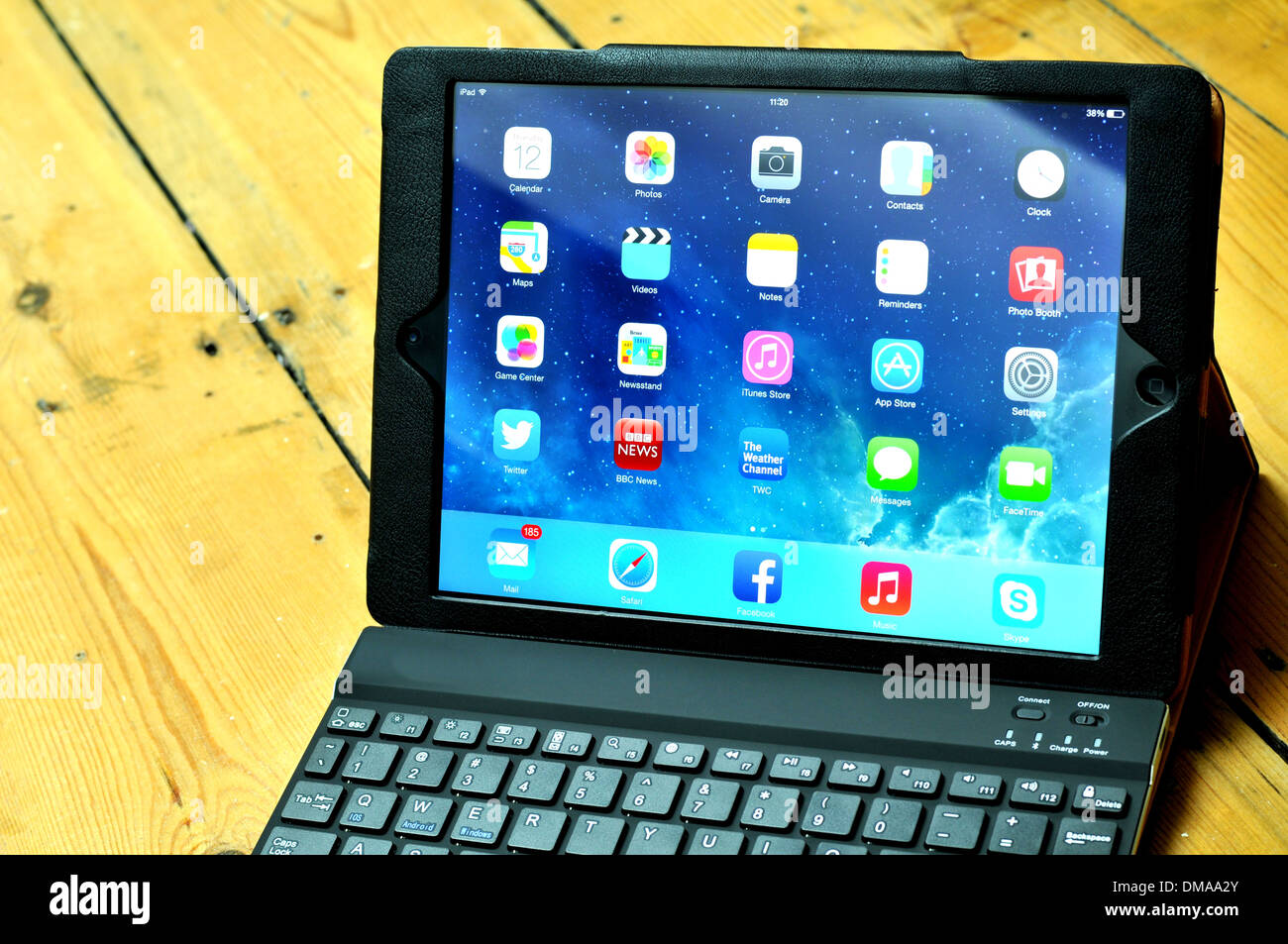 London, UK – November 1, 2013: Apple Inc. releases the new iPad Air ...