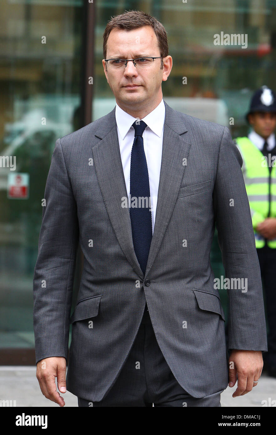 Former News of World Editor Andy Coulson leaves Westminster Magistrates ...