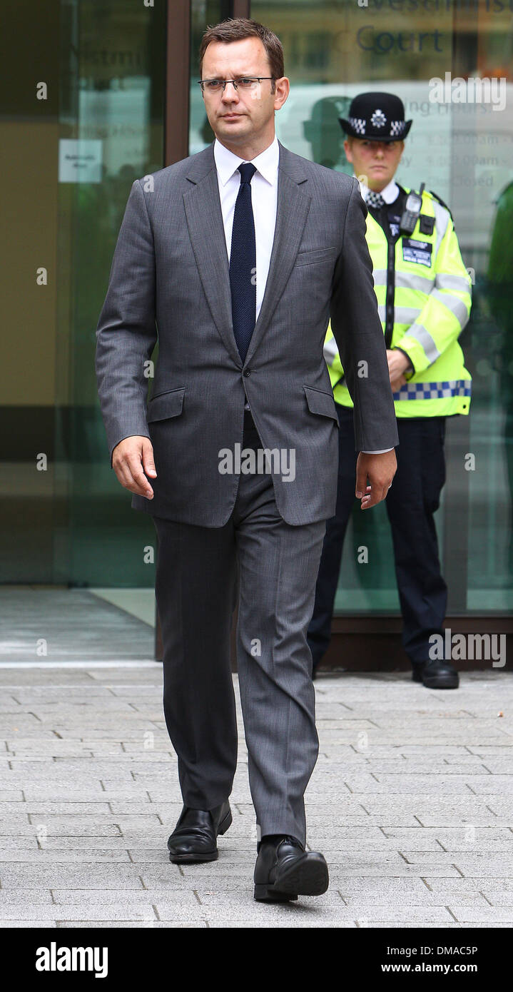 Former News of World Editor Andy Coulson leaves Westminster Magistrates ...