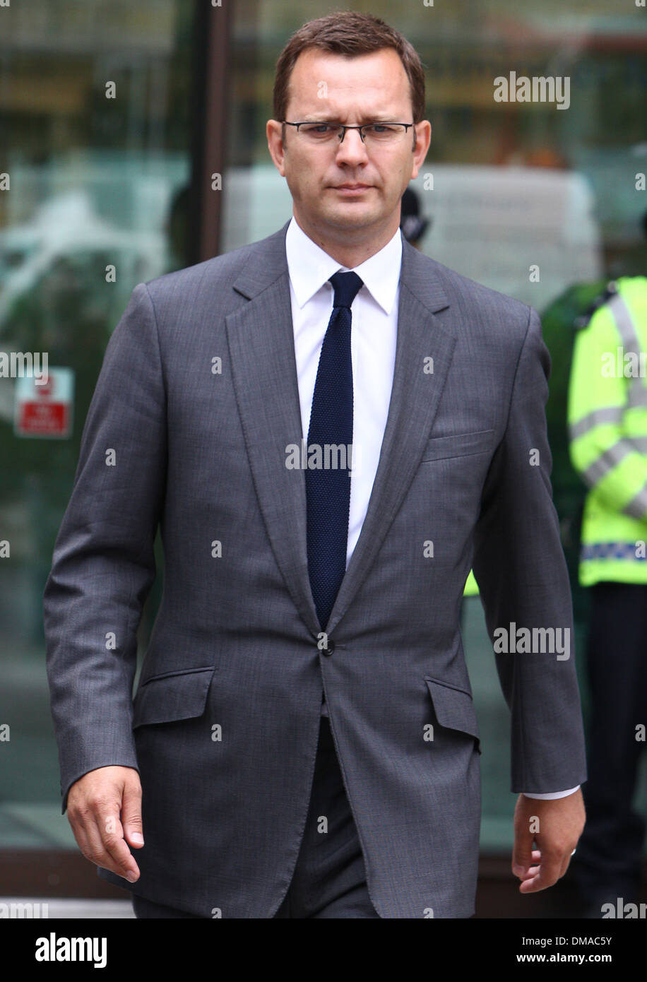 Former News of World Editor Andy Coulson leaves Westminster Magistrates ...