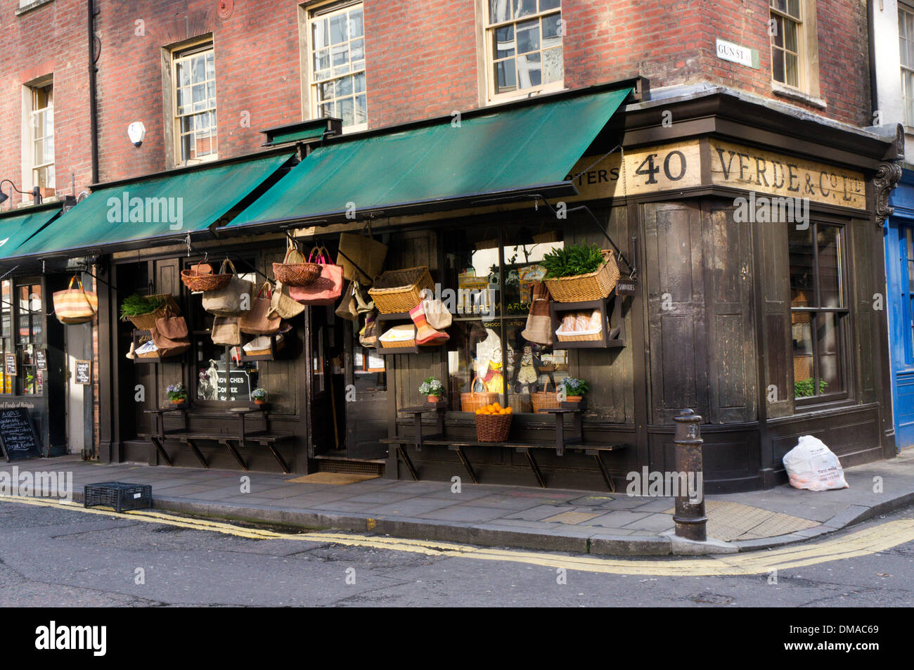 Store co traditional hi-res stock photography and images - Alamy