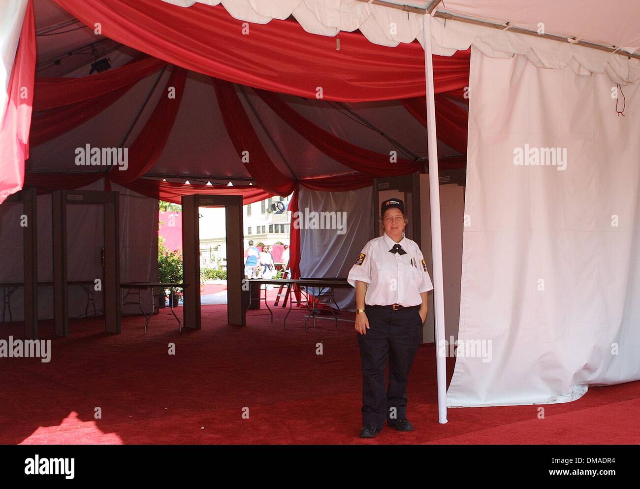 Oct. 6, 2001 - Los Angeles, CALIFORNIA, USA - 53RD ANNUAL EMMY AWARDS ...