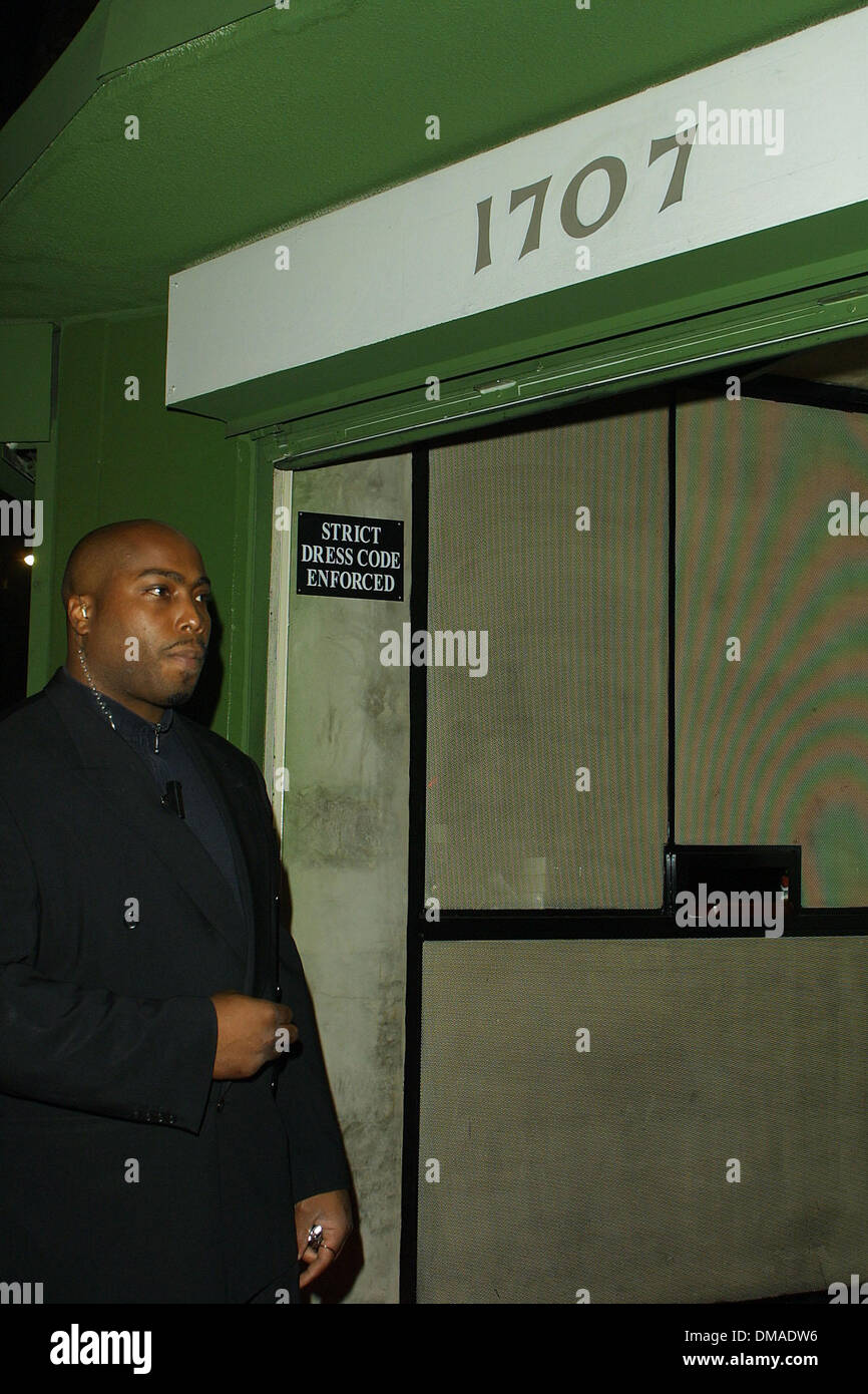 Nov. 6, 2001 - Hollywood, CALIFORNIA, USA - DOORMAN AT THE ENTRANCE TO ...