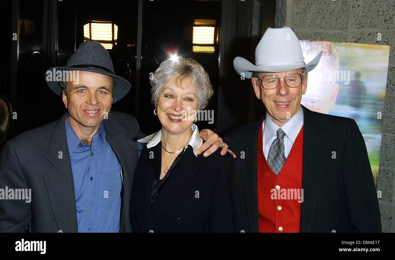 Dec. 13, 2001 - Beverly Hills, CALIFORNIA, USA - CLINT HOWARD, HIS ...