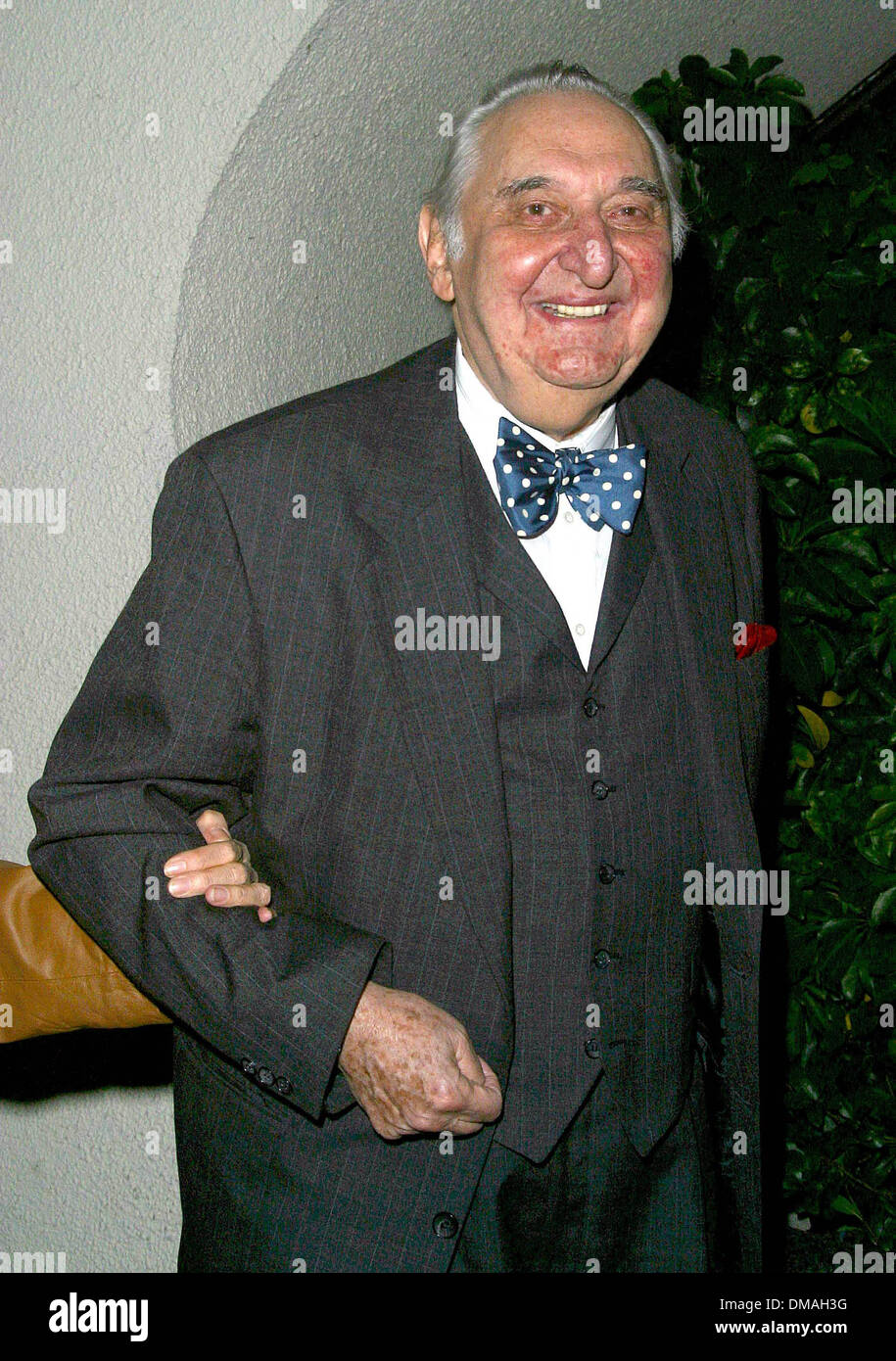 Fyvush finkel hi-res stock photography and images - Alamy