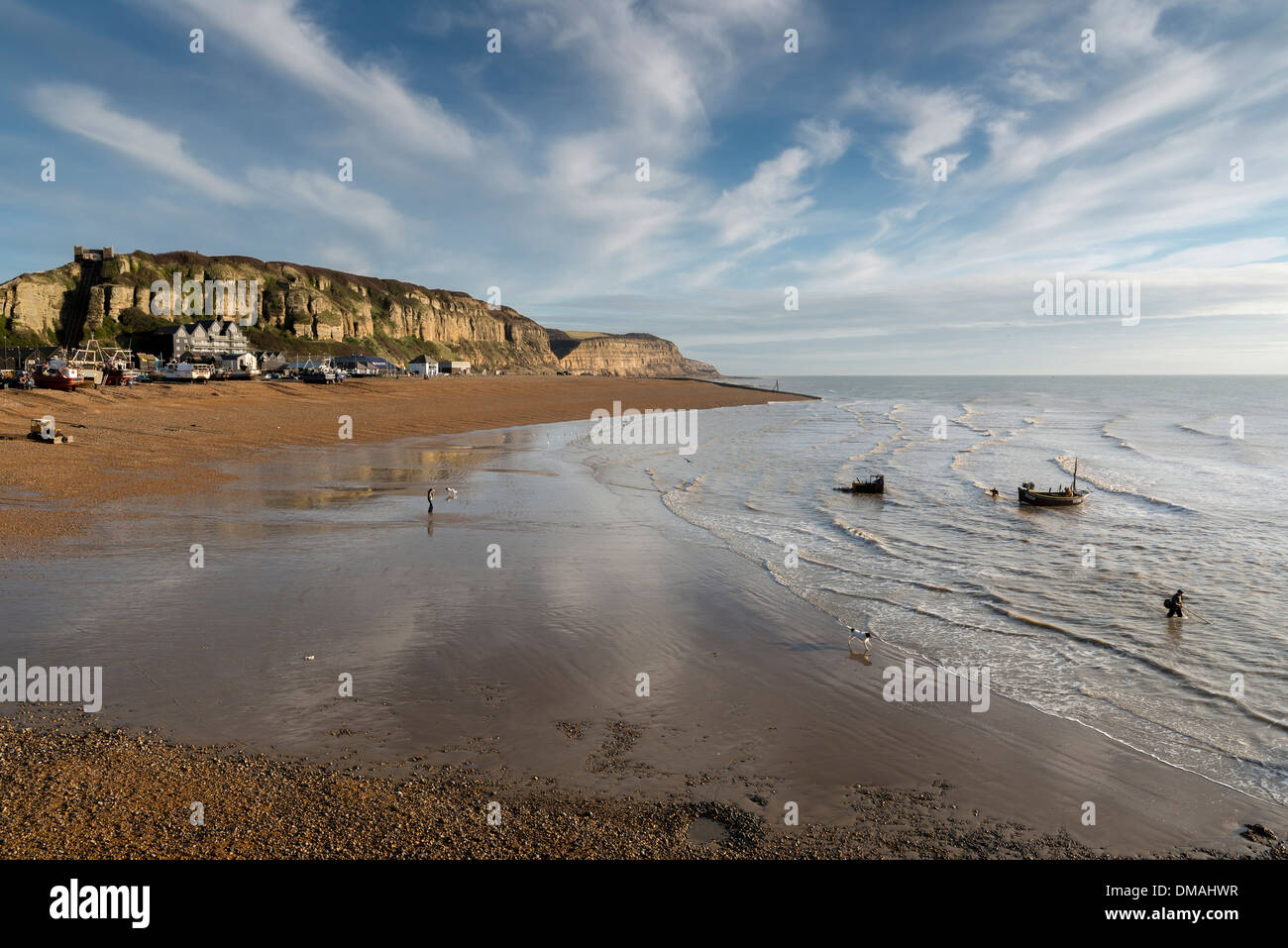 Hastings stade fishing beach hi-res stock photography and images - Alamy