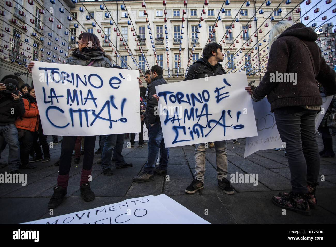 Picture showing movement hi-res stock photography and images - Alamy