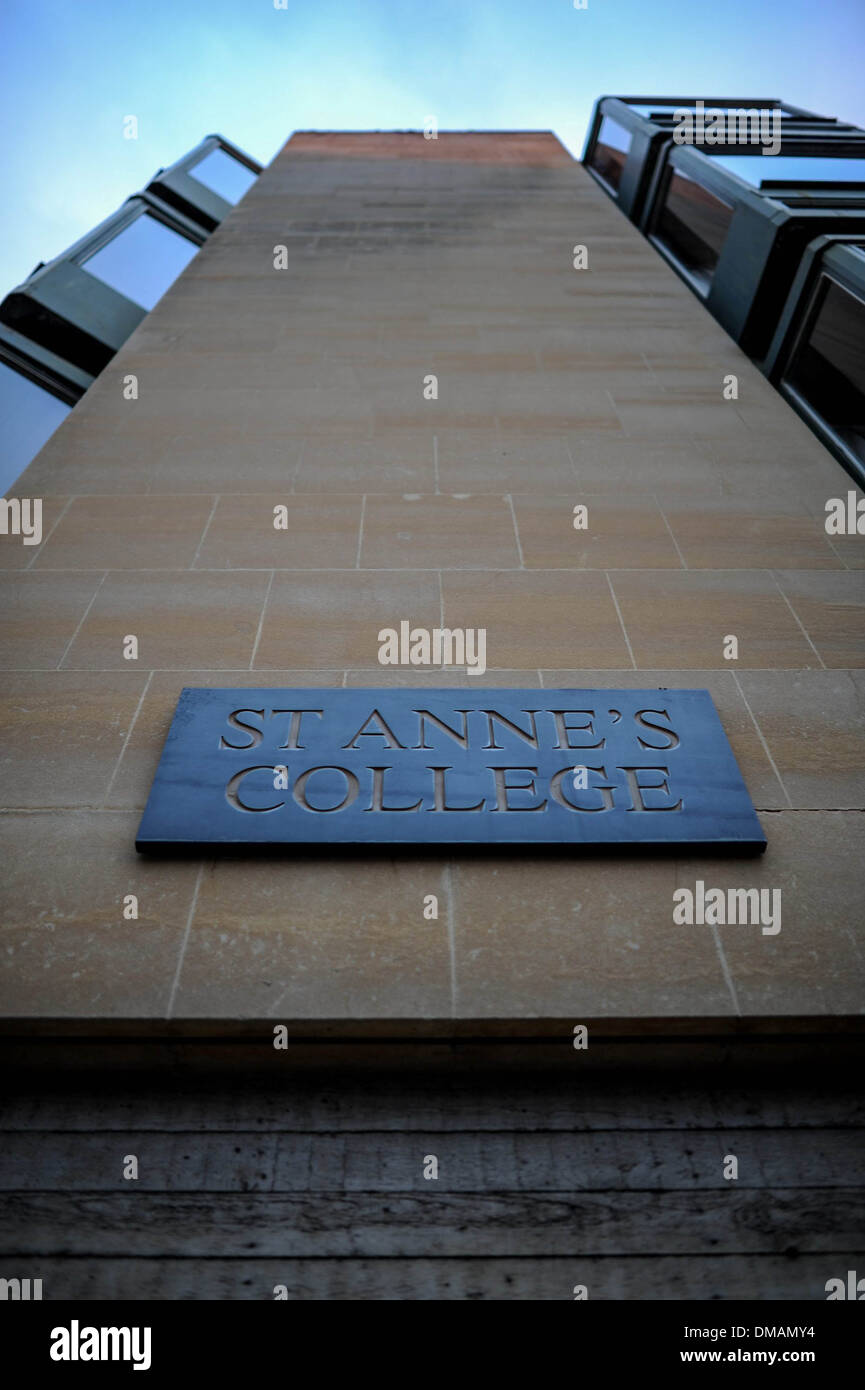 St annes college oxford hi-res stock photography and images - Alamy