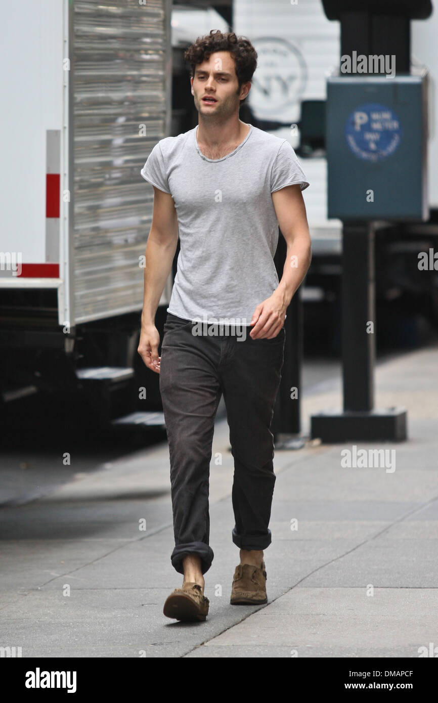 Penn Badgley on set of 'Gossip Girl' in Midtown Manhattan New York City ...