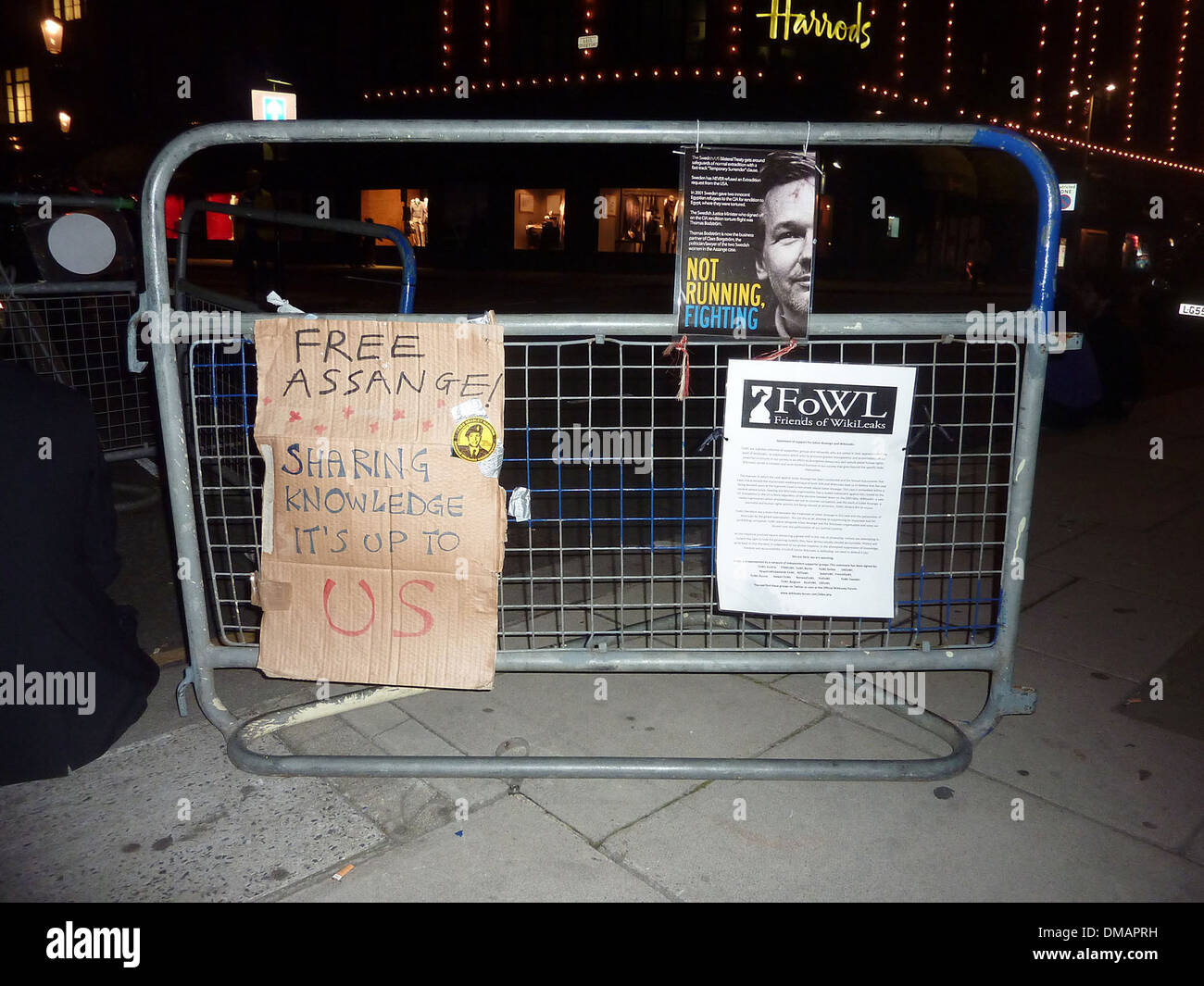 Julian assange posters hi-res stock photography and images - Alamy
