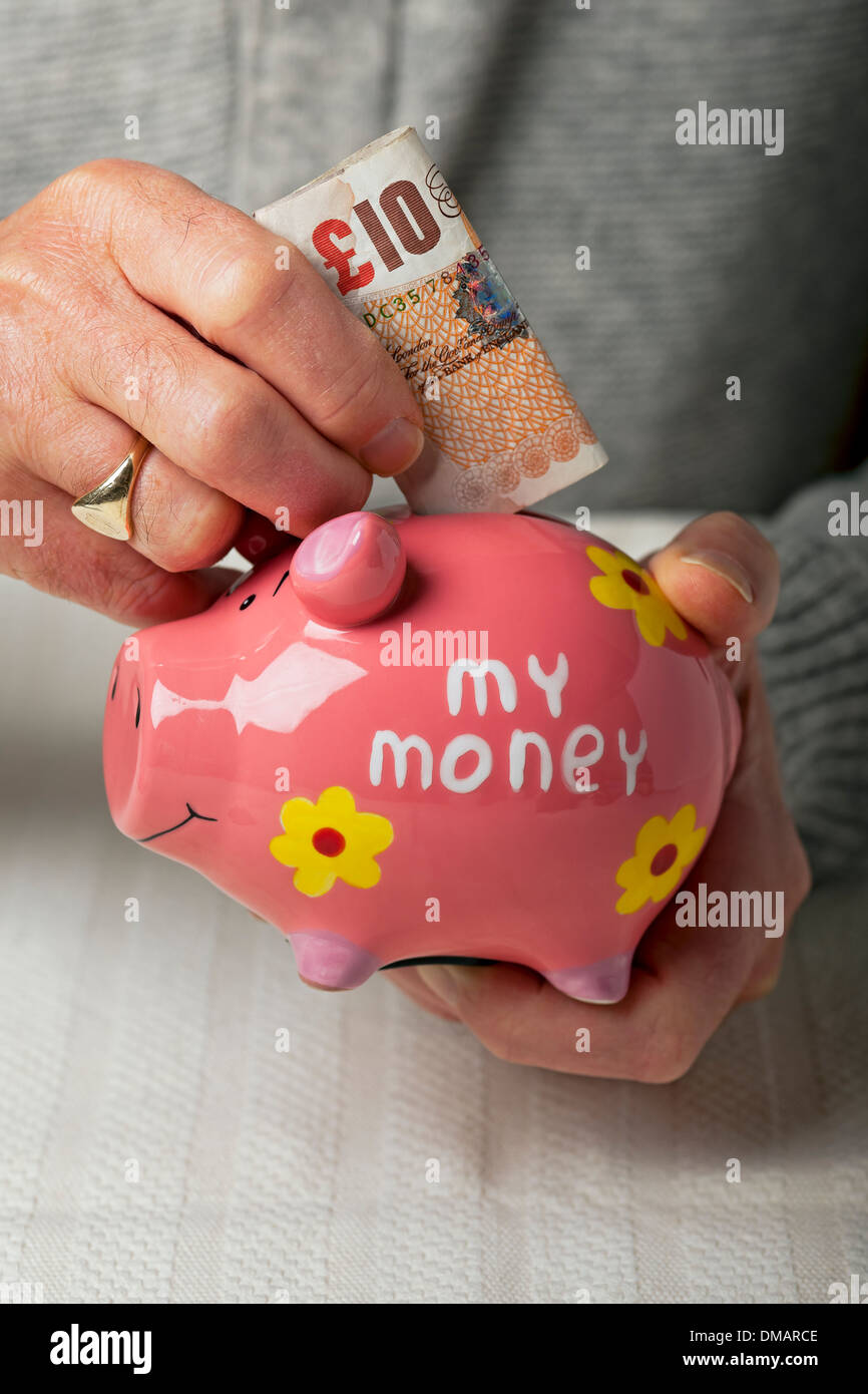 British pounds box hi-res stock photography and images - Alamy