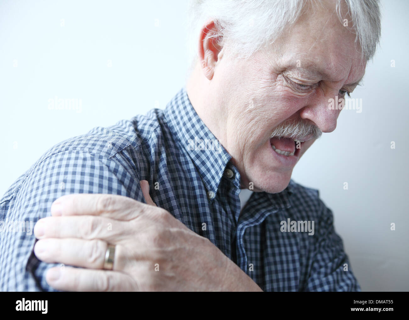 Bursitis shoulder hi-res stock photography and images - Alamy