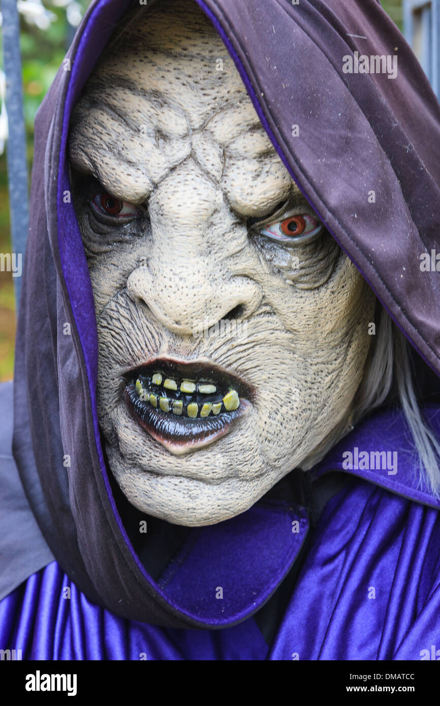 Scary puppets hi-res stock photography and images - Alamy