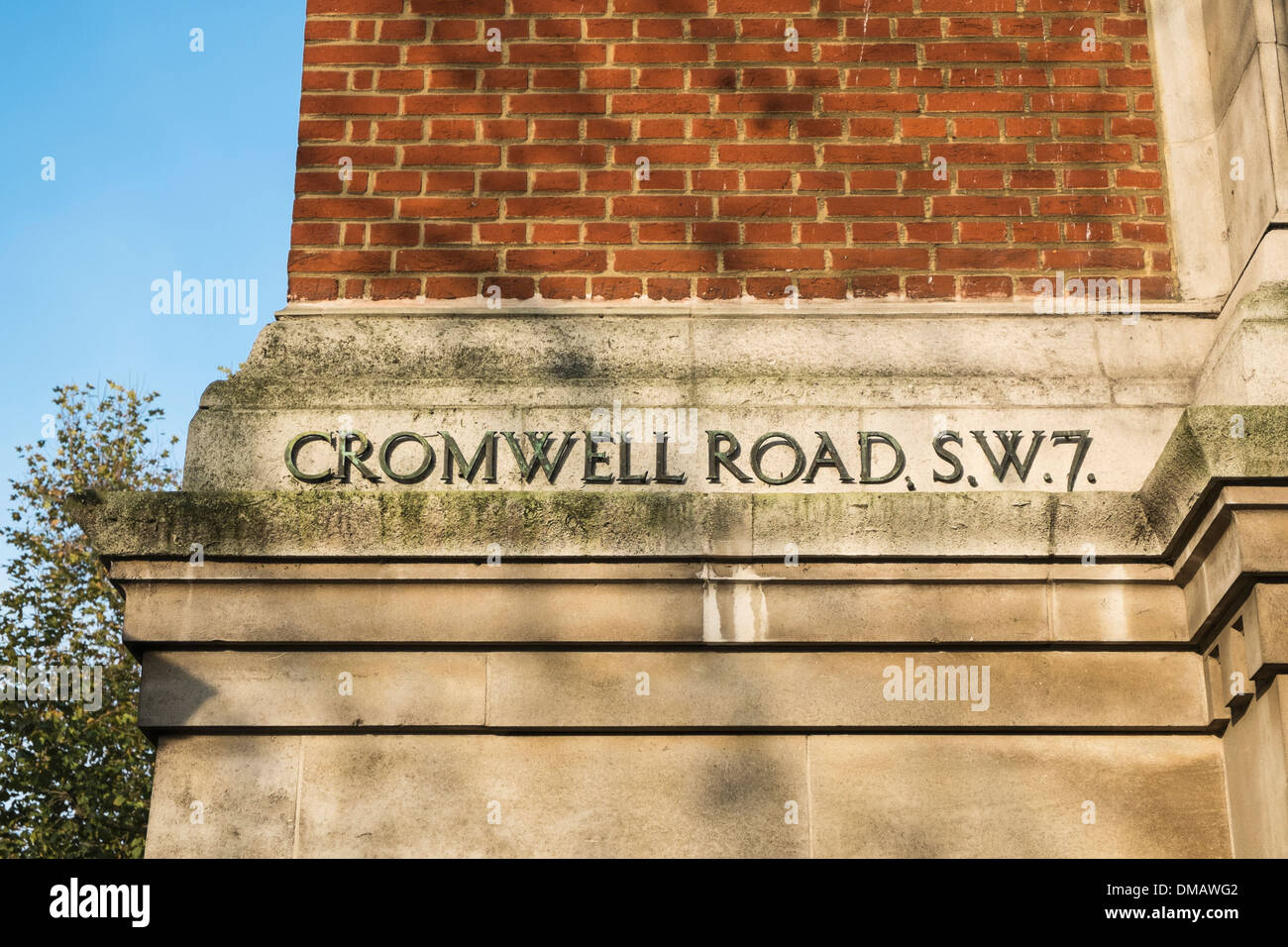 Cromwell road london hi-res stock photography and images - Alamy