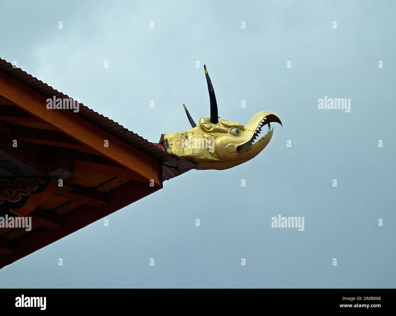 Roof gargoyle,Punakha Dzong,Bhutan Stock Photo - Alamy