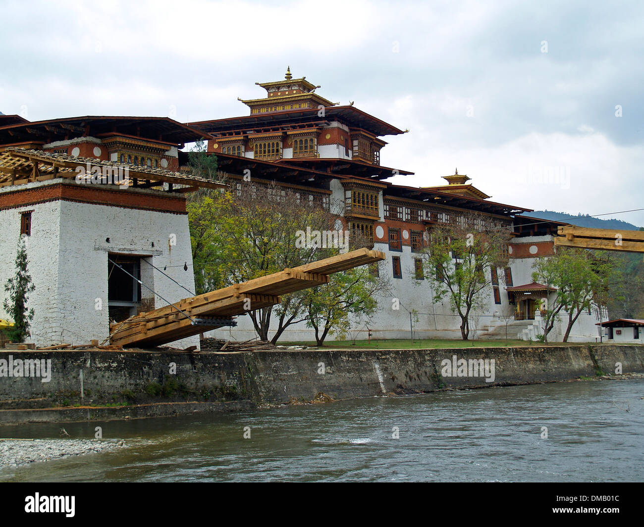Drawbridge up hi-res stock photography and images - Alamy