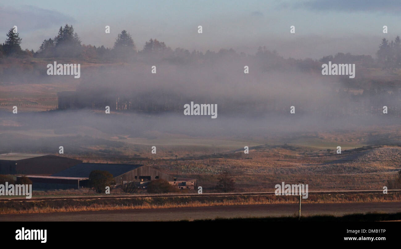Misty scotland hi-res stock photography and images - Alamy