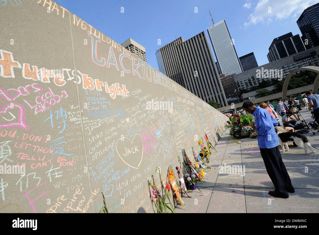 Atmosphere A memorial held on one-year anniversary of NDP leader Jack ...
