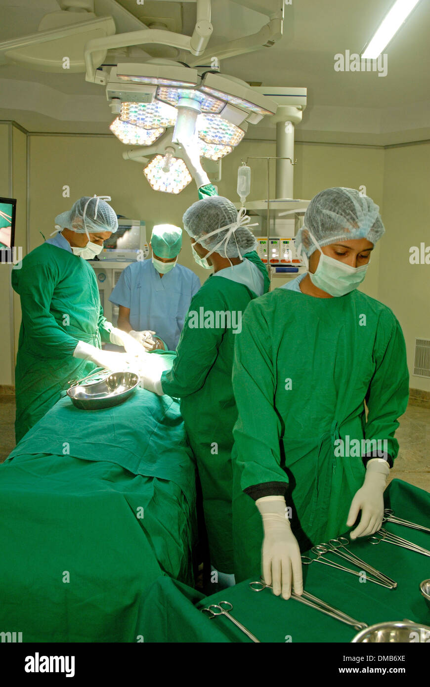 Plastic surgery operating room hi-res stock photography and images - Alamy