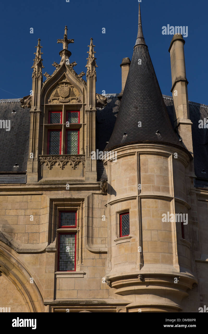 FORNEY LIBRARY, HOTEL DES ARCHEVEQUES DE SENS, 4TH ARRONDISSEMENT ...