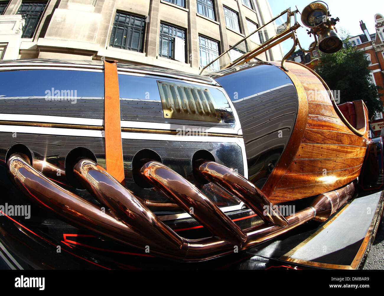 Atmosphere Chris Evans drives original Chitty Chitty Bang Bang car ...