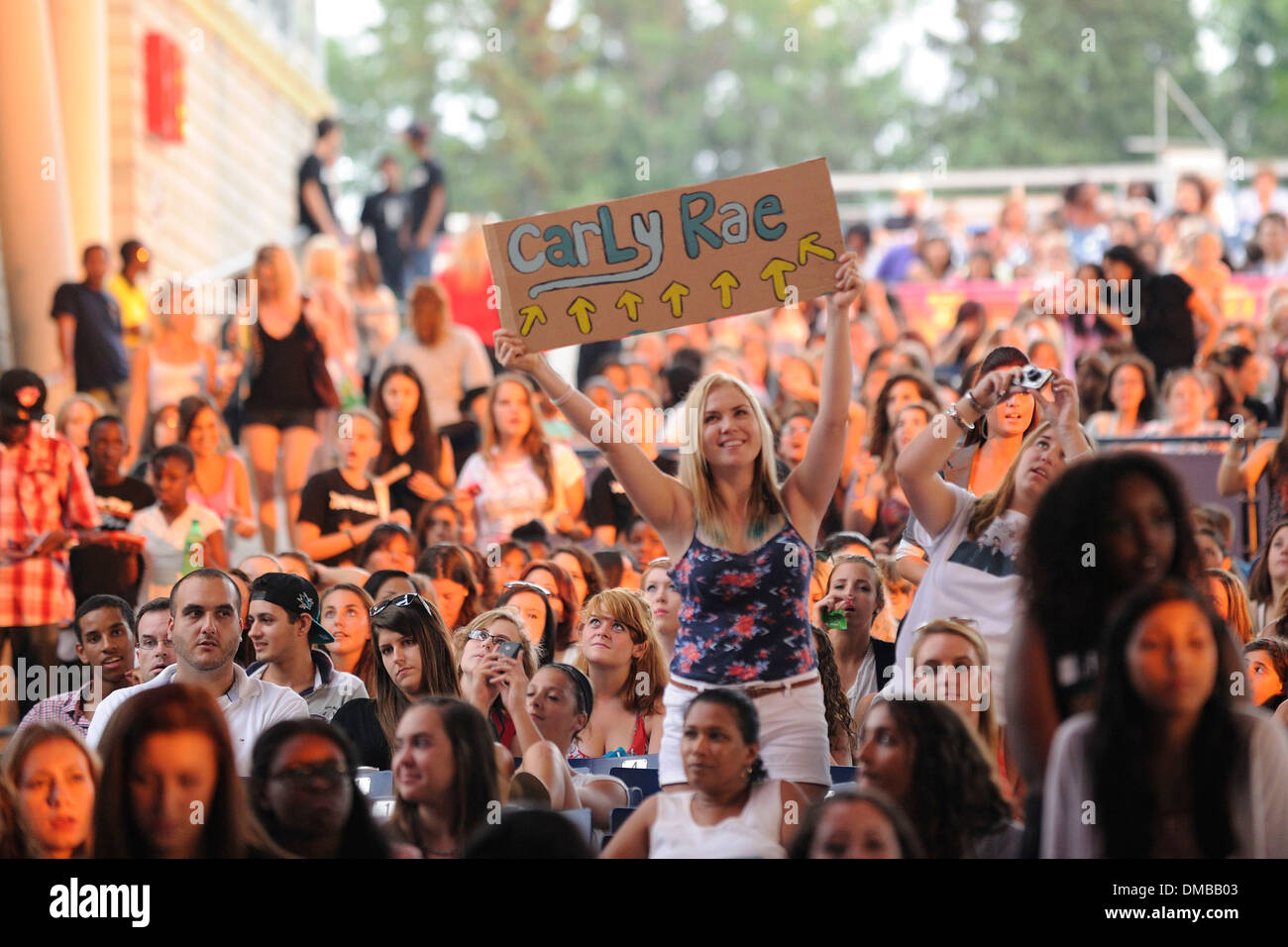 Atmosphere at KissFM 92.5 Wham Bam 2012 held at Molson Canadian ...