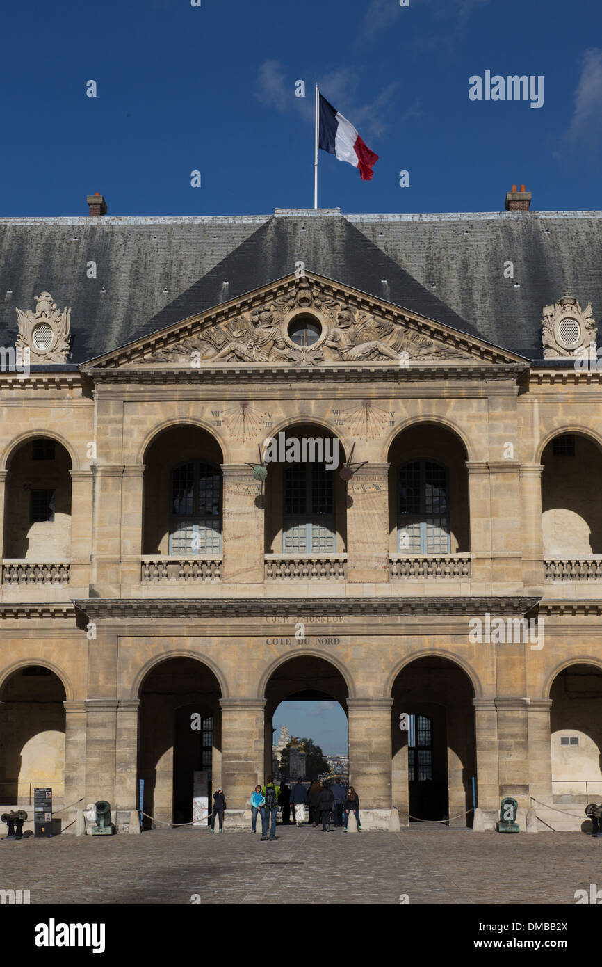 Courtyard les invalides hotel national hi-res stock photography and ...
