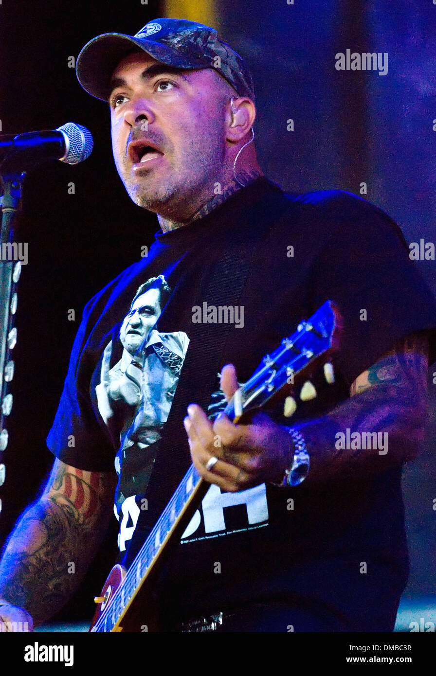 Staind perform live at Rockstar Energy Drink's Uproar Festival 2012 ...