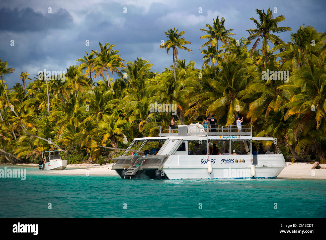 Aitutaki. Cook Island. Polynesia. South Pacific Ocean. Several tourist ...