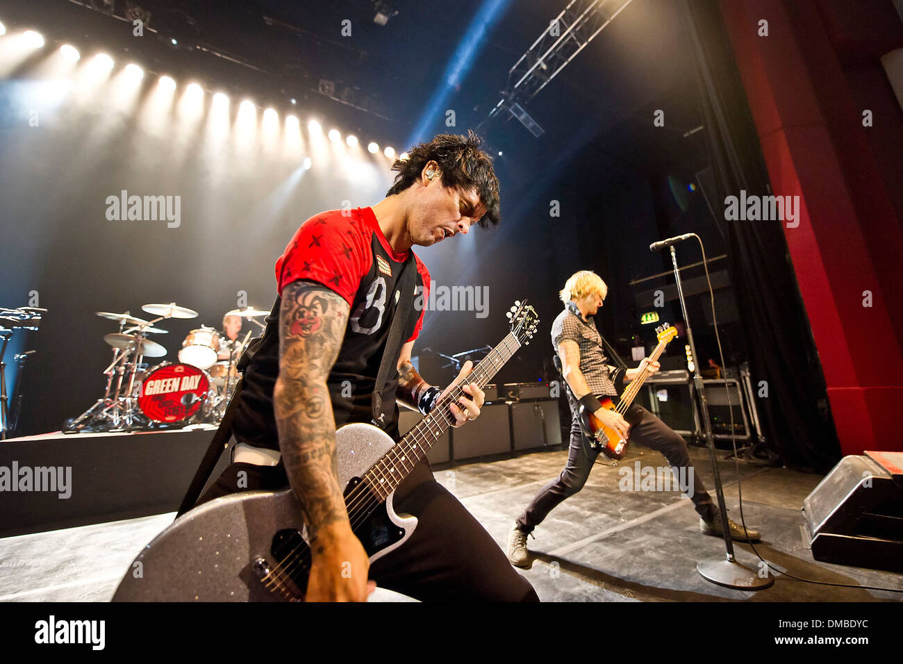 Singer Billie Joe Armstrong of Green Day performing live at Shepherds ...