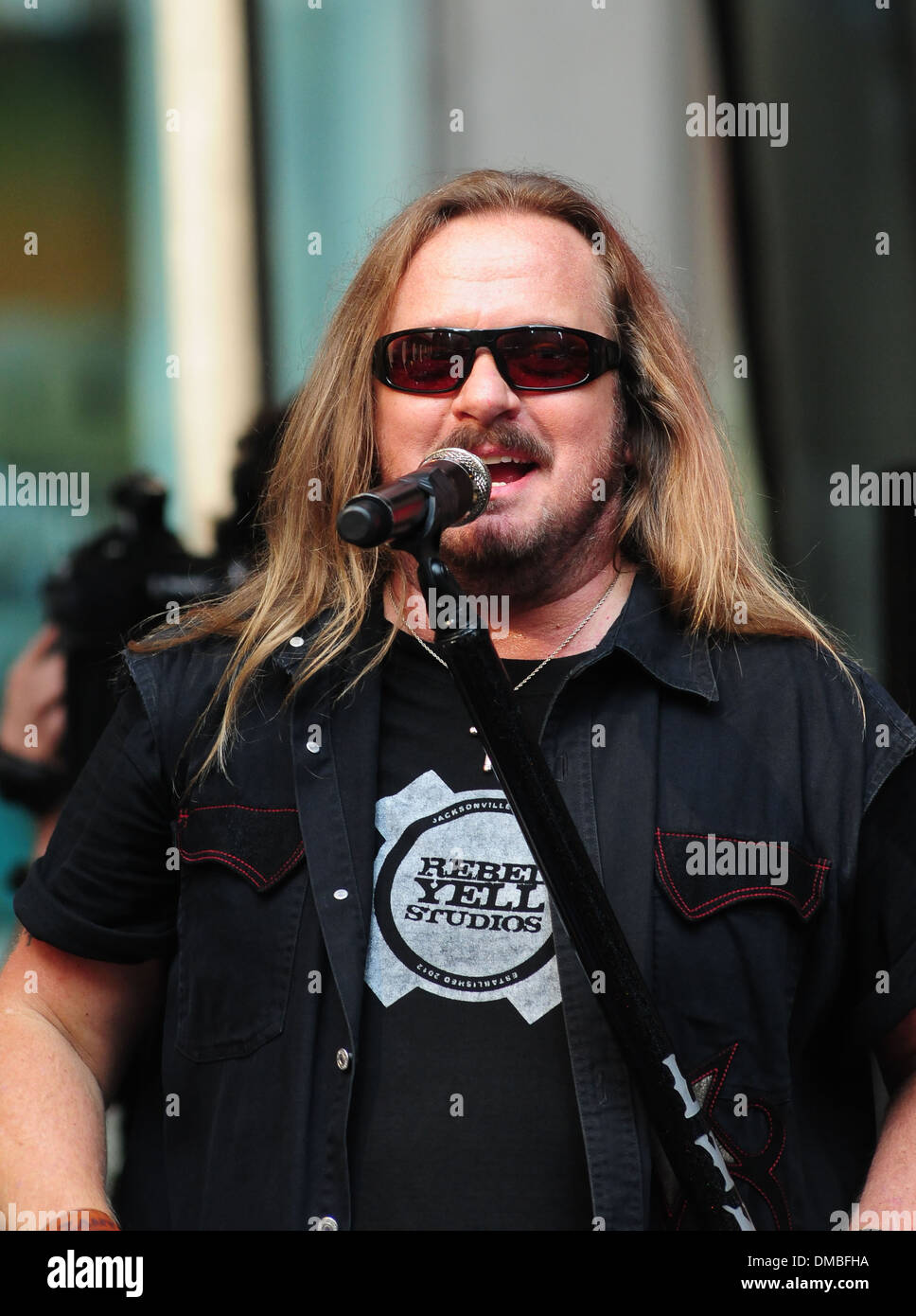 Johnny Van Zant of Lynyrd Skynyrd performs live outside Fox News studio ...