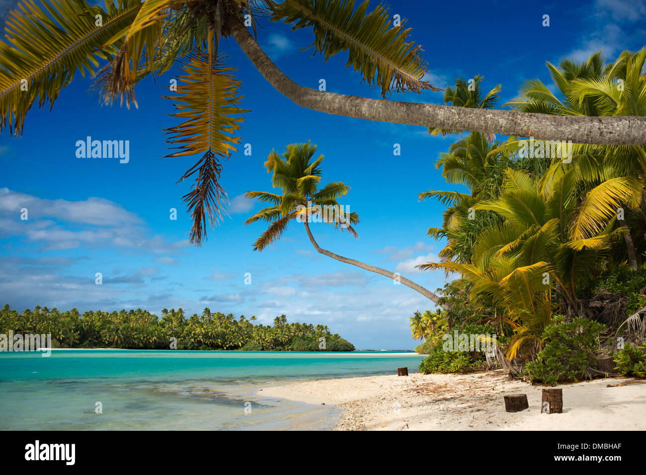 Aitutaki. Cook Island. Polynesia. South Pacific Ocean. A tourist walks ...