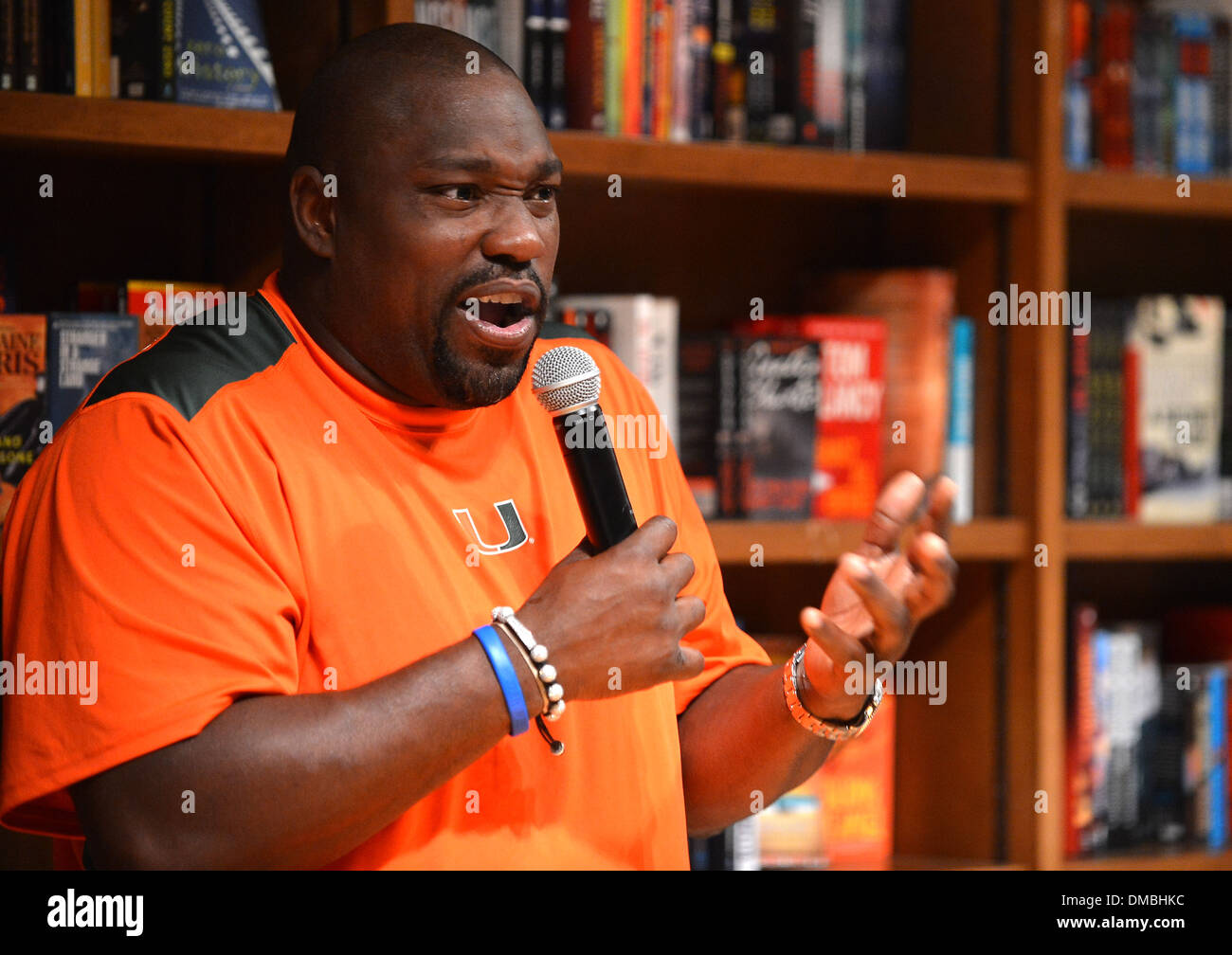 Warren Sapp greets fans and signs copies of his book 'Sapp Attack: My ...