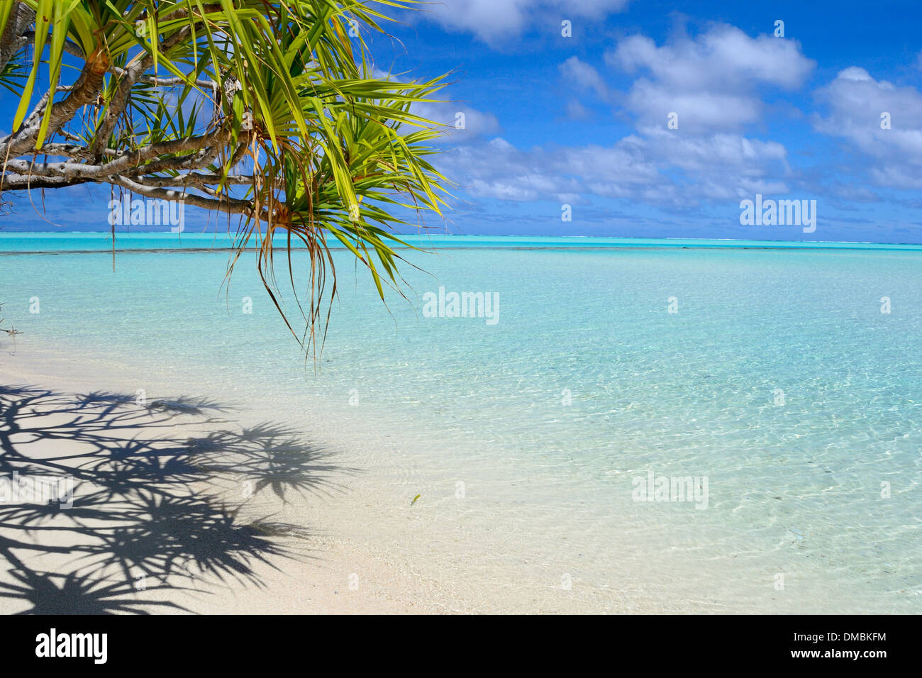 Perfect tropical beach in the middle of Pacific, Cook Islands, Aitutaki ...
