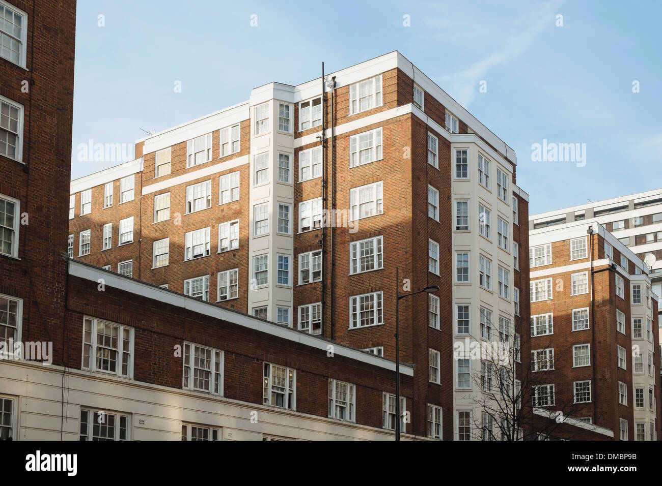 Red brick apartment blocks hi-res stock photography and images - Alamy