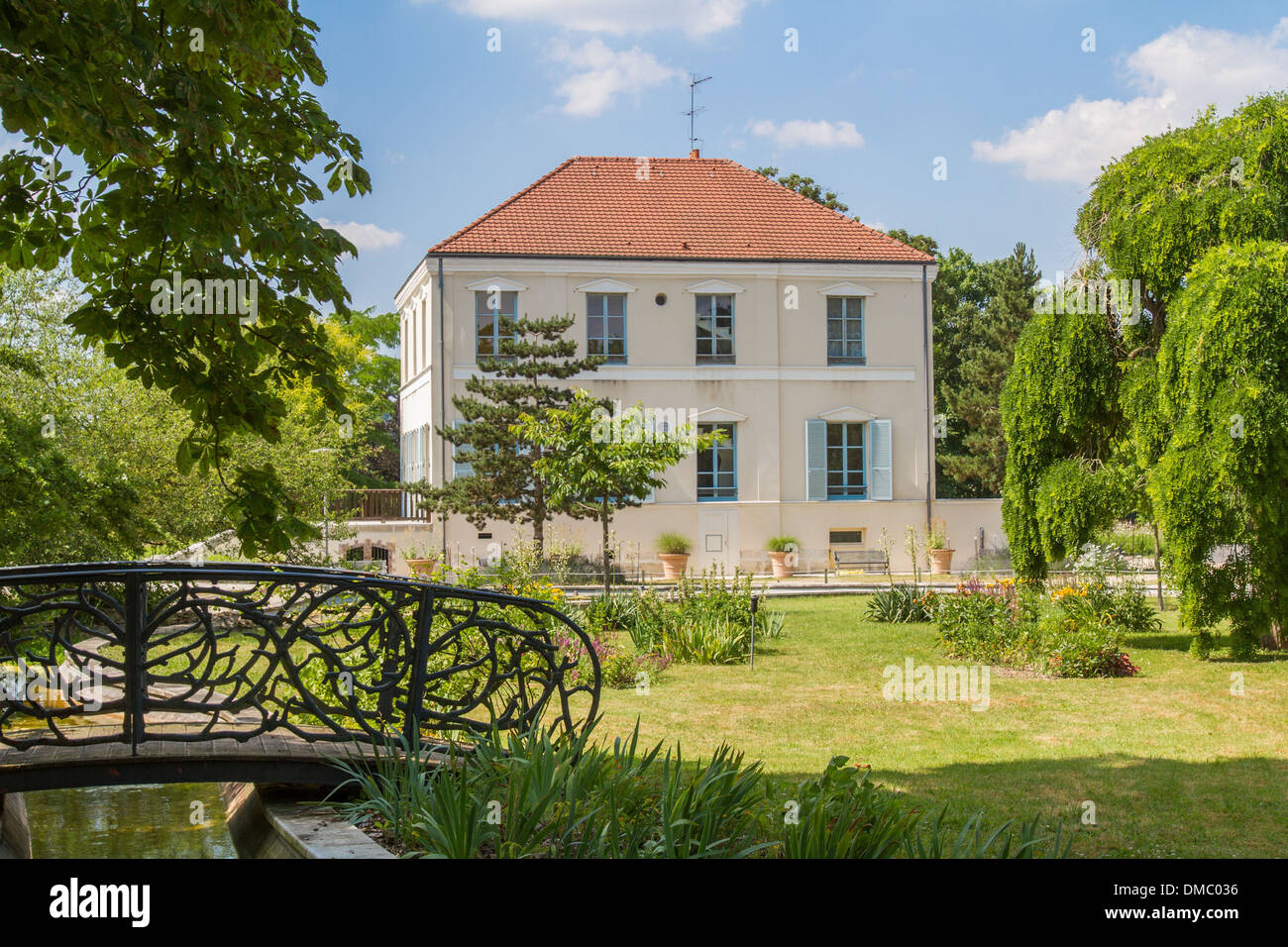 DOMAINE DE LA BORDE PUBLIC GARDEN, IN THE DEPARTMENTAL PARK OF LA ...