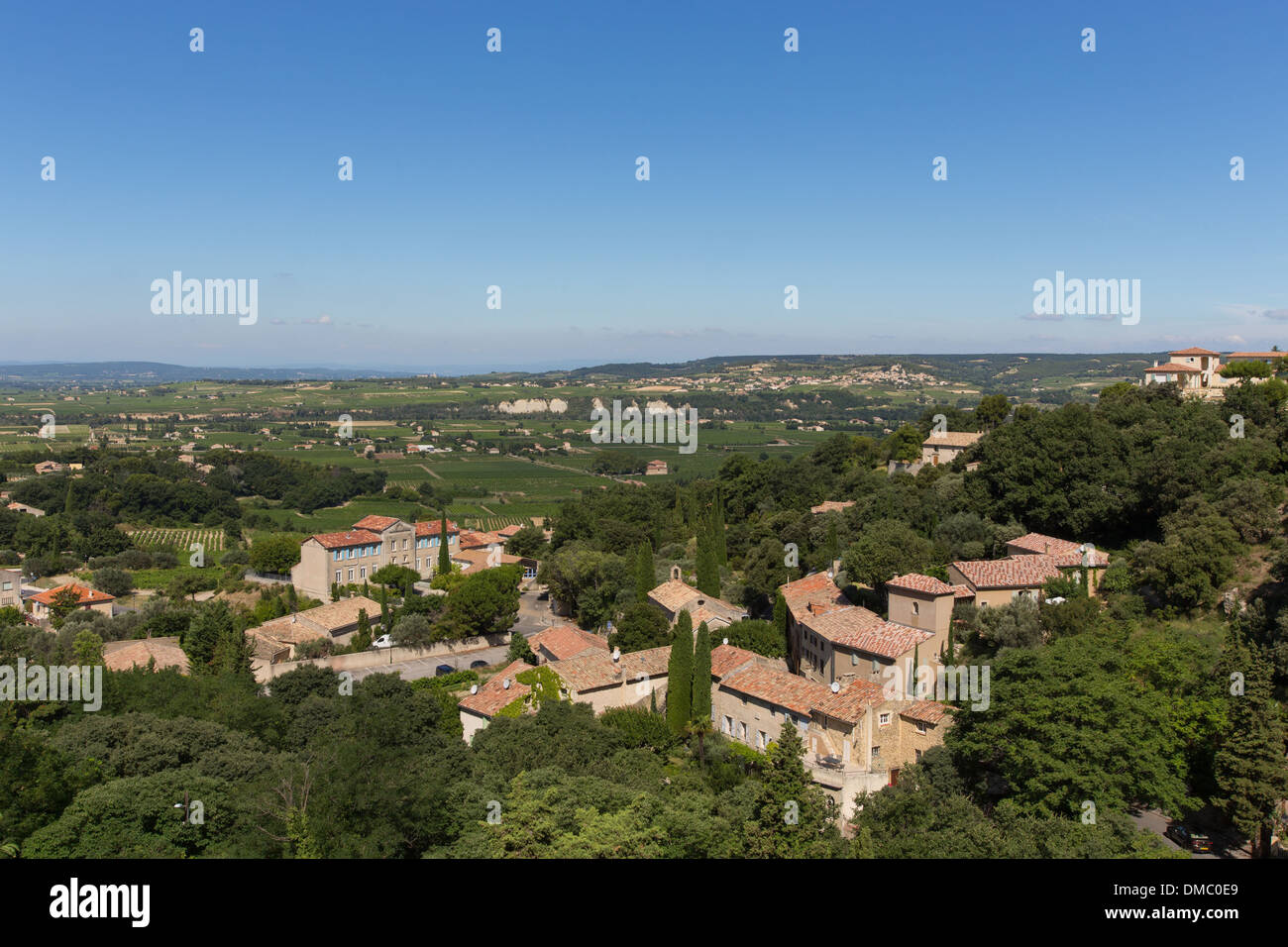 Seguret vineyard provence hi-res stock photography and images - Alamy