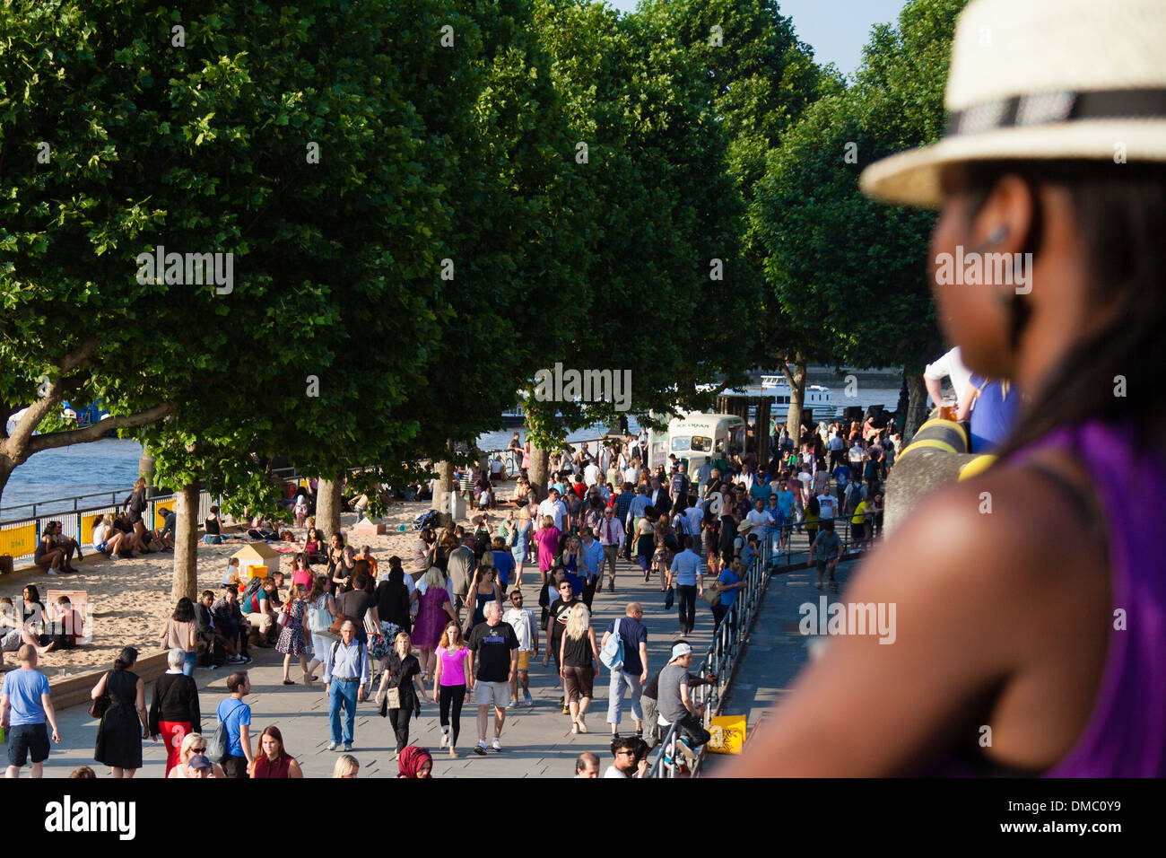 Uk summer crowds hi-res stock photography and images - Alamy