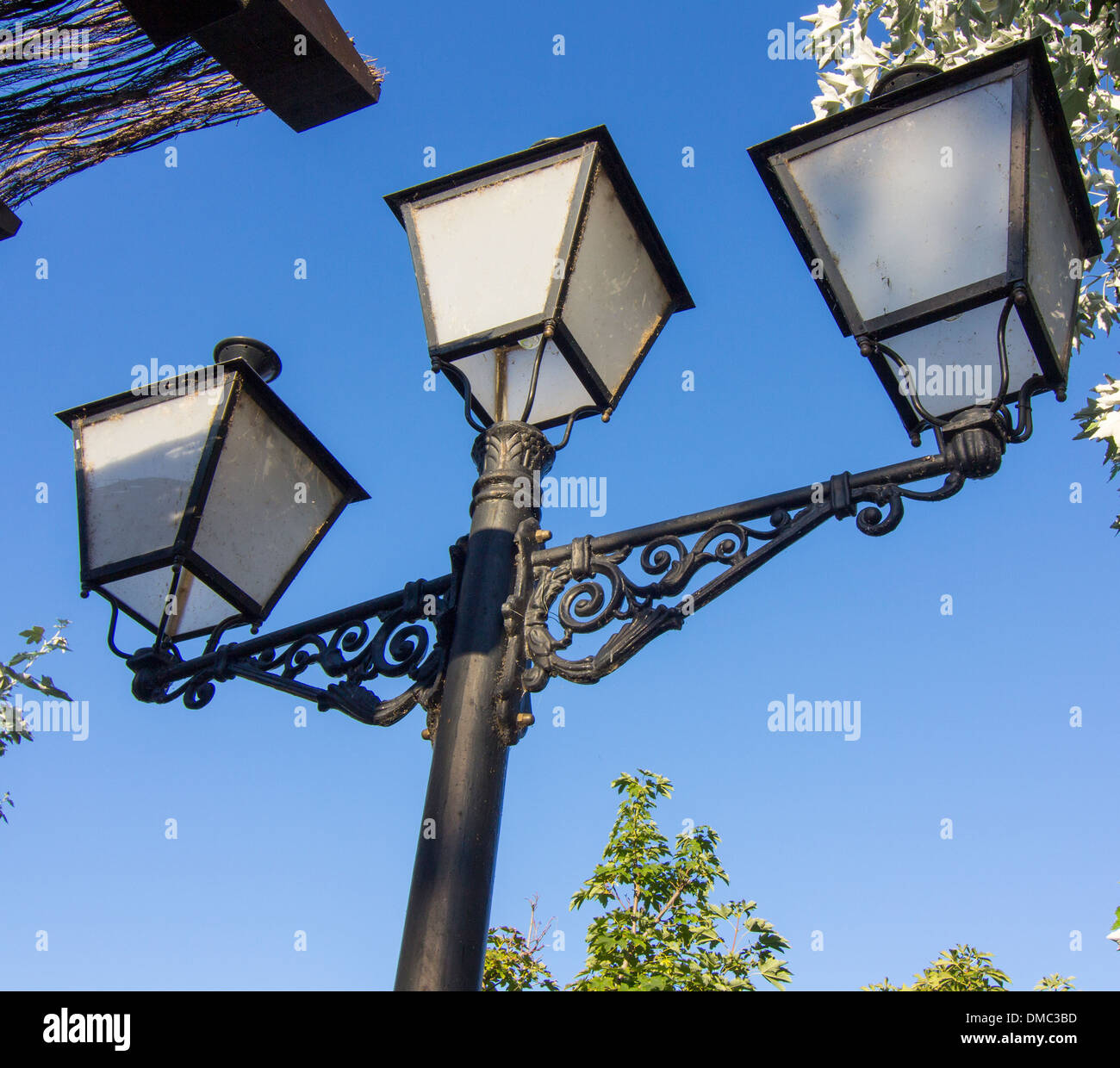Antique style street lights hi-res stock photography and images - Alamy