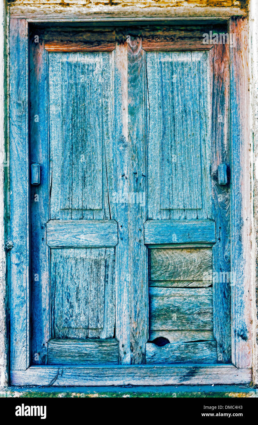 Ancient green wooden shutters hi-res stock photography and images - Alamy