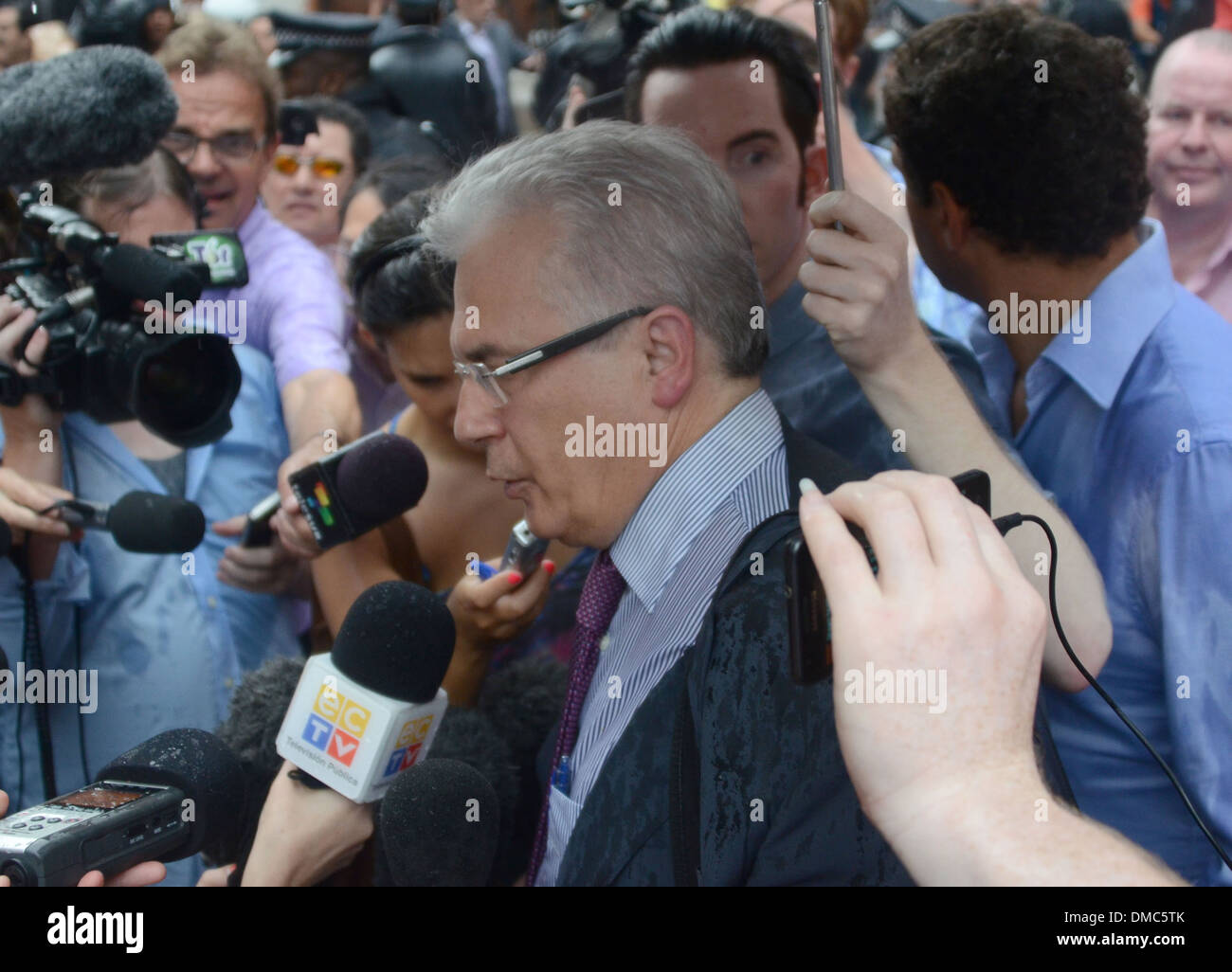 Baltasar Garzon Julian Assange makes a statement from balcony of ...