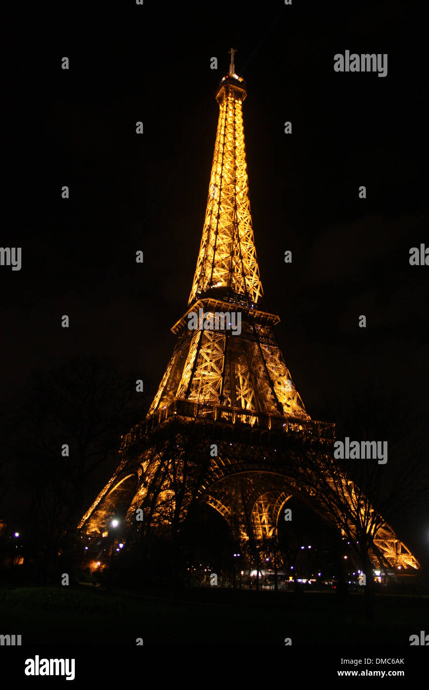 Eiffel tower pillar hi-res stock photography and images - Alamy