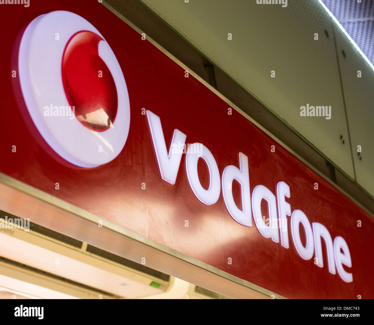 Vodafone sign hi-res stock photography and images - Alamy